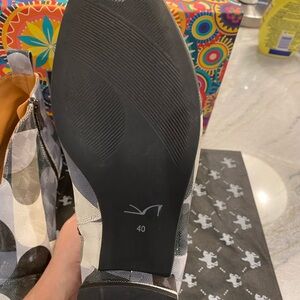 Embassy London | Shoes | Embassy London Side Zip Boots | Poshmark